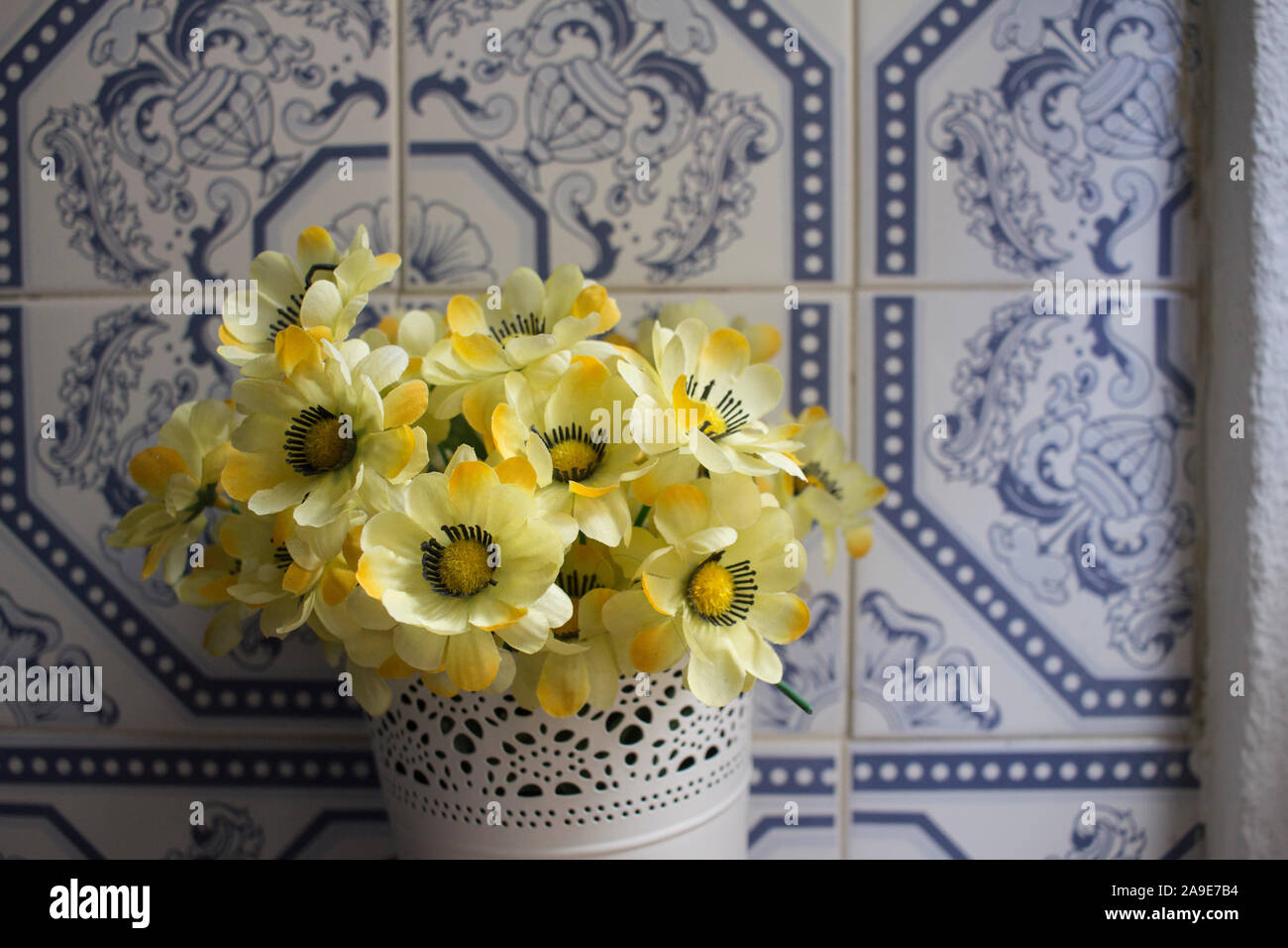 Flowers in Lisbon Stock Photo - Alamy
