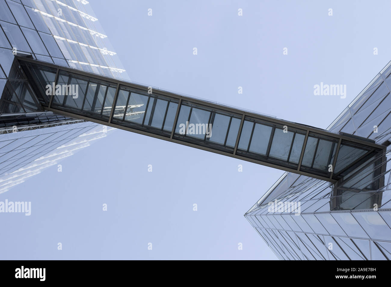 Glass bottom bridge hi-res stock photography and images - Alamy