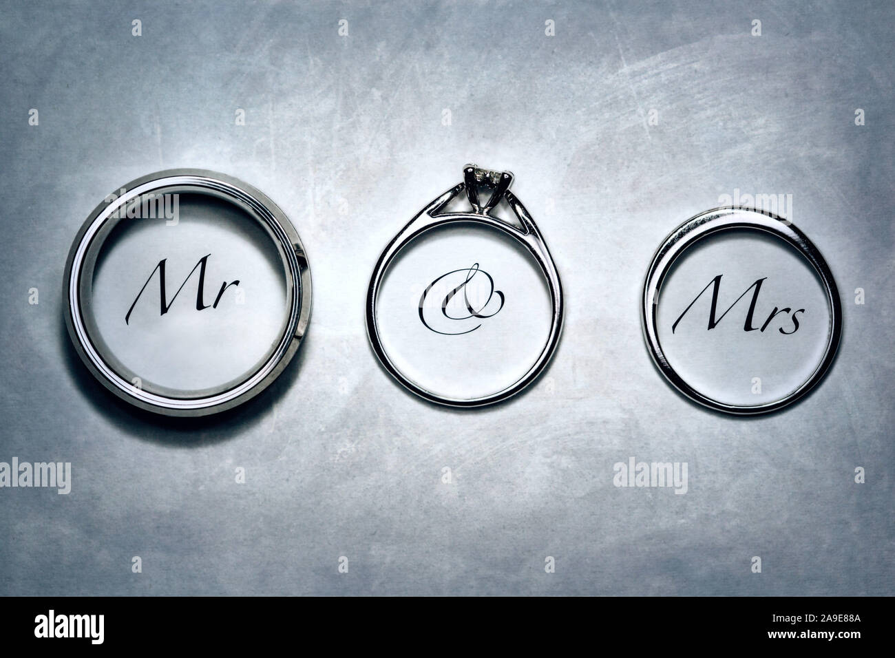 Wedding rings with text Mr & Mrs Stock Photo - Alamy