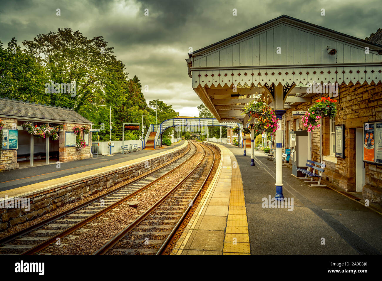 The fife coast by train hi-res stock photography and images - Alamy