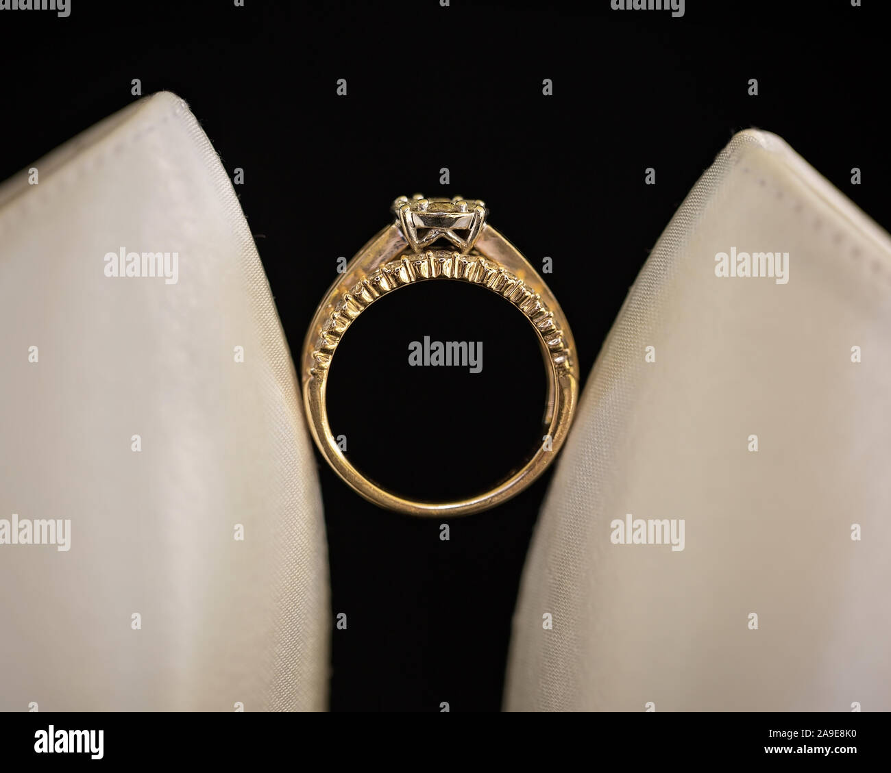 Gold Designer Heels High Resolution Stock Photography and Images - Alamy