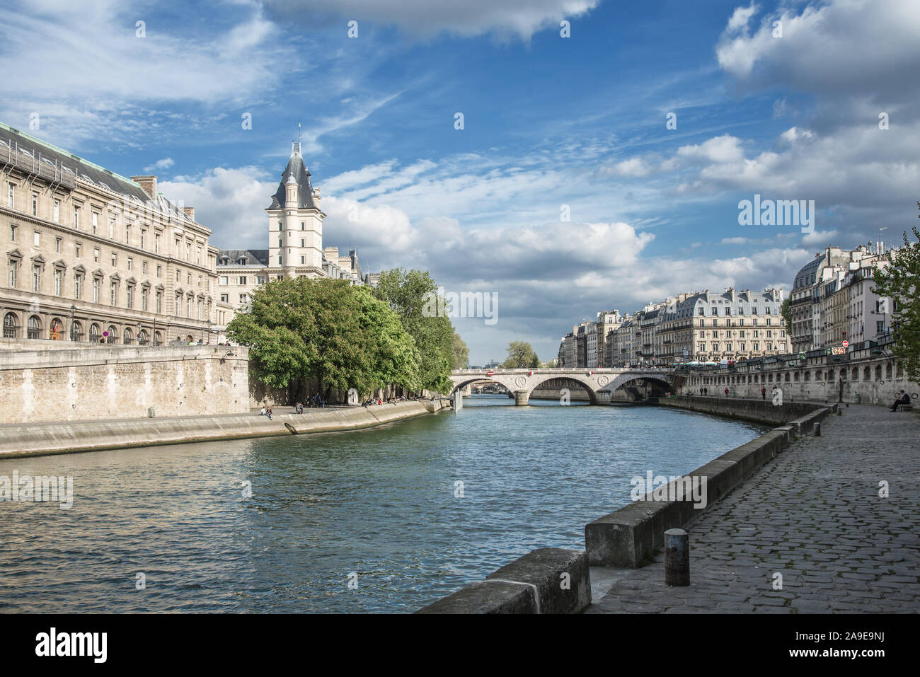 The Seine shore in Paris Stock Photo - Alamy