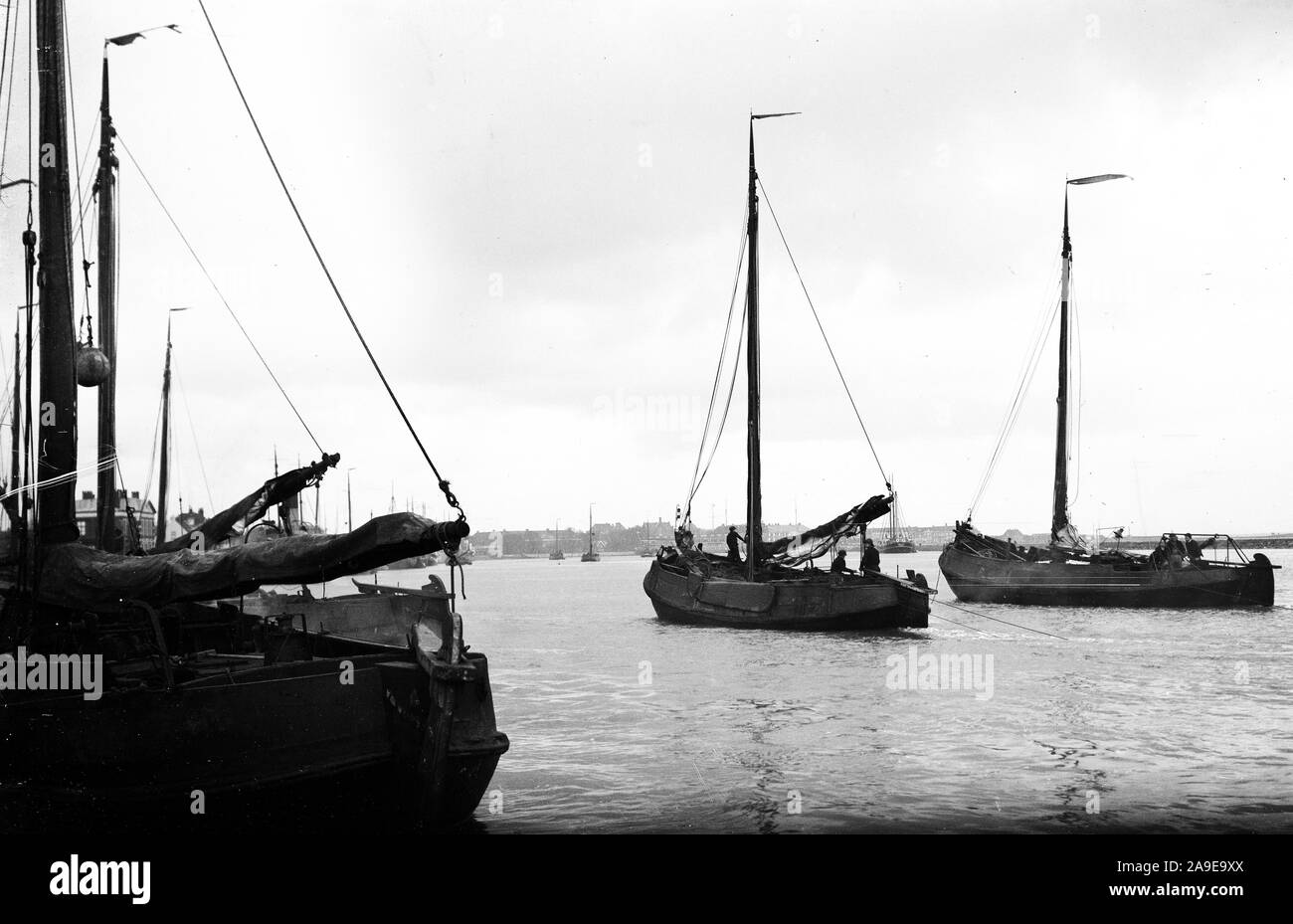 Fishing boats 1920s hi-res stock photography and images - Alamy