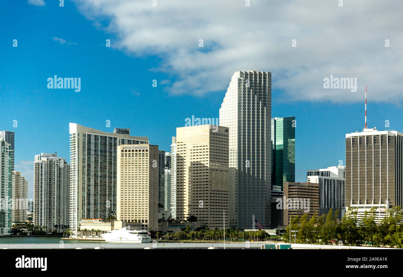 Skyline Bayside Marketplace Biscayne Boulevard Yacht Harbour Centre