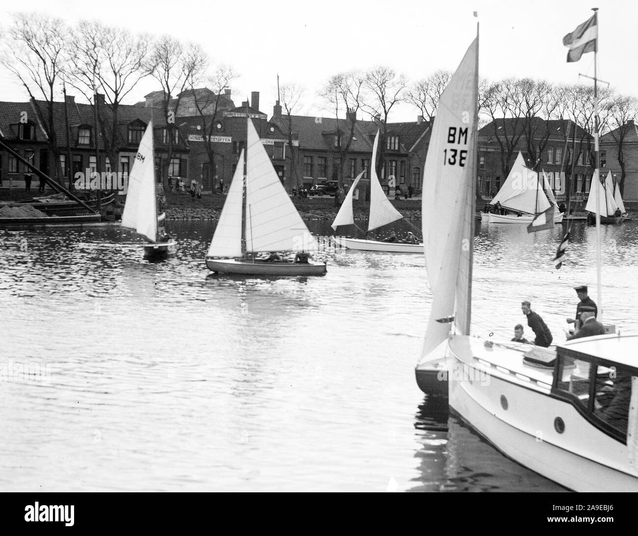 1930s marina hi-res stock photography and images - Alamy