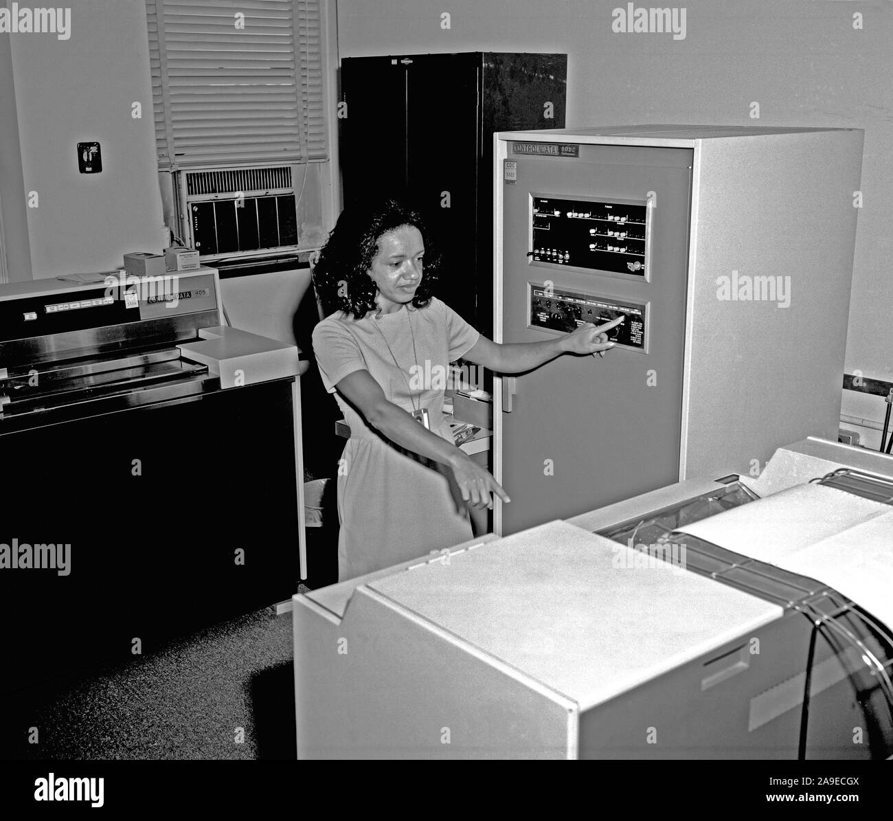 Nasa engineer christine darden hi-res stock photography and images - Alamy