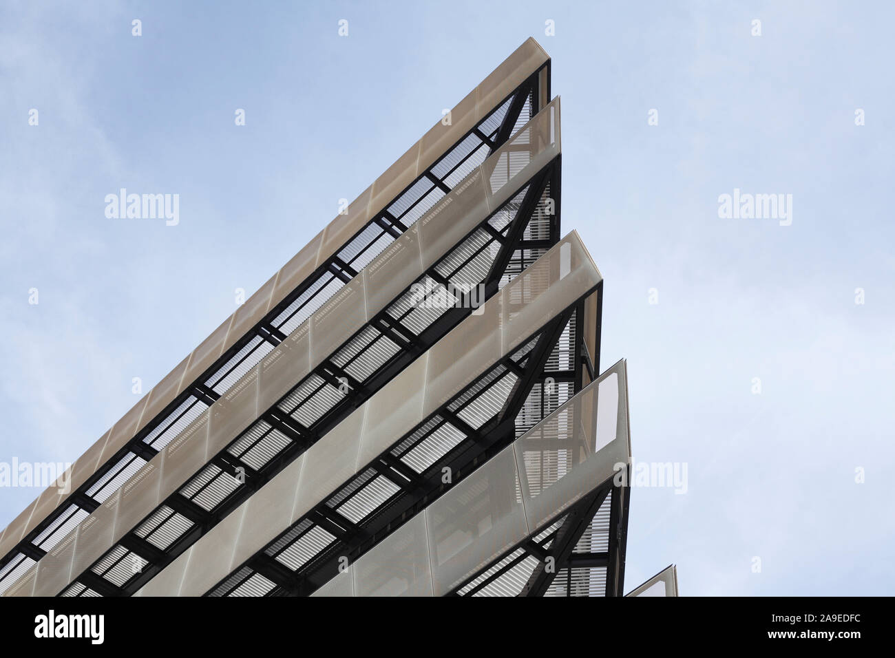 Harbor university hamburg hi-res stock photography and images - Alamy