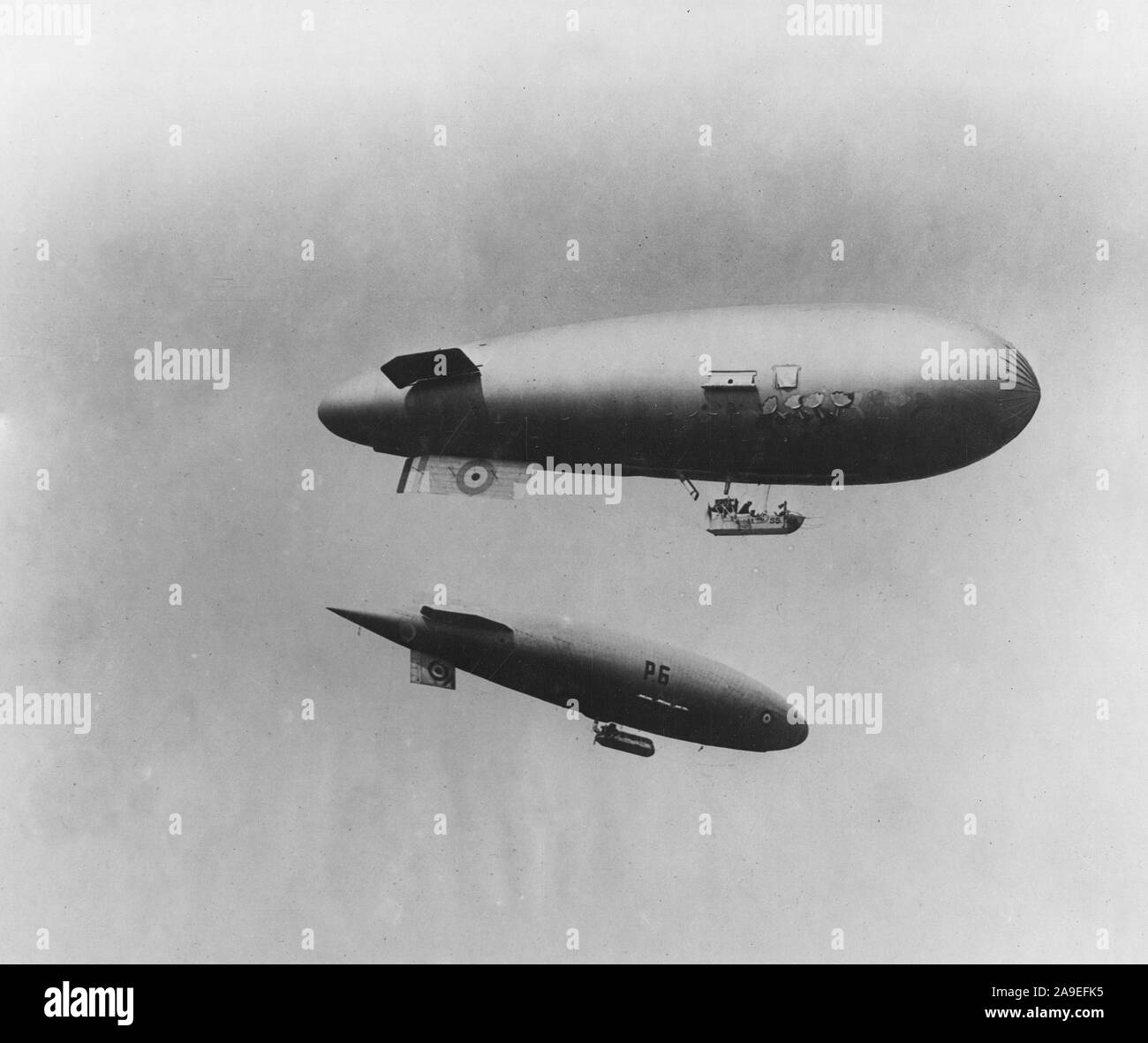 Two british airships hi-res stock photography and images - Alamy