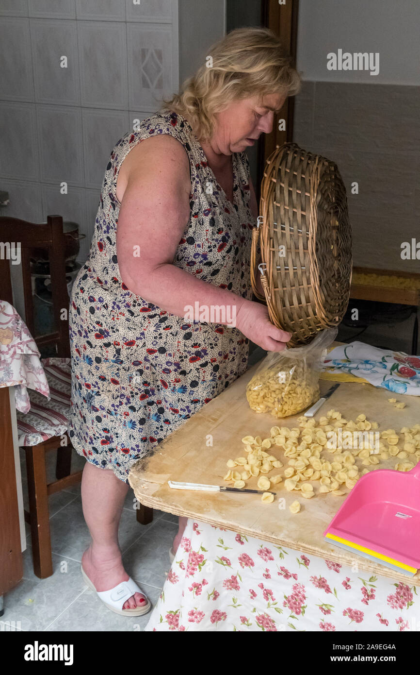 Italy, Mezzogiorno, Apulia / Puglia, Bari, capital of the region Apulia ...