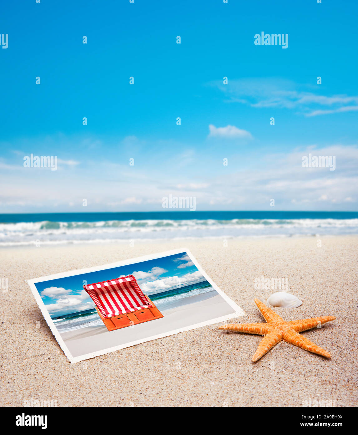Seaside picture postcard hi-res stock photography and images - Alamy