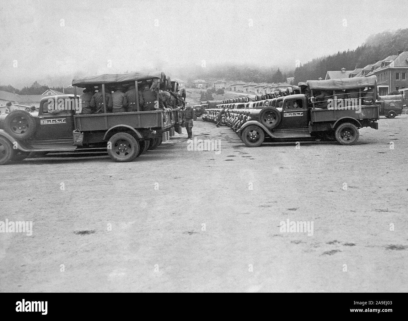 3rd marine division soldiers Black and White Stock Photos & Images - Alamy