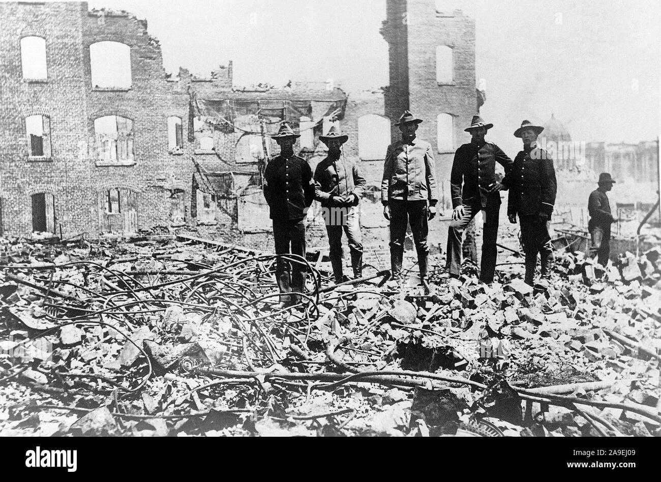 Aftermath san francisco 1906 earthquake hi-res stock photography and ...