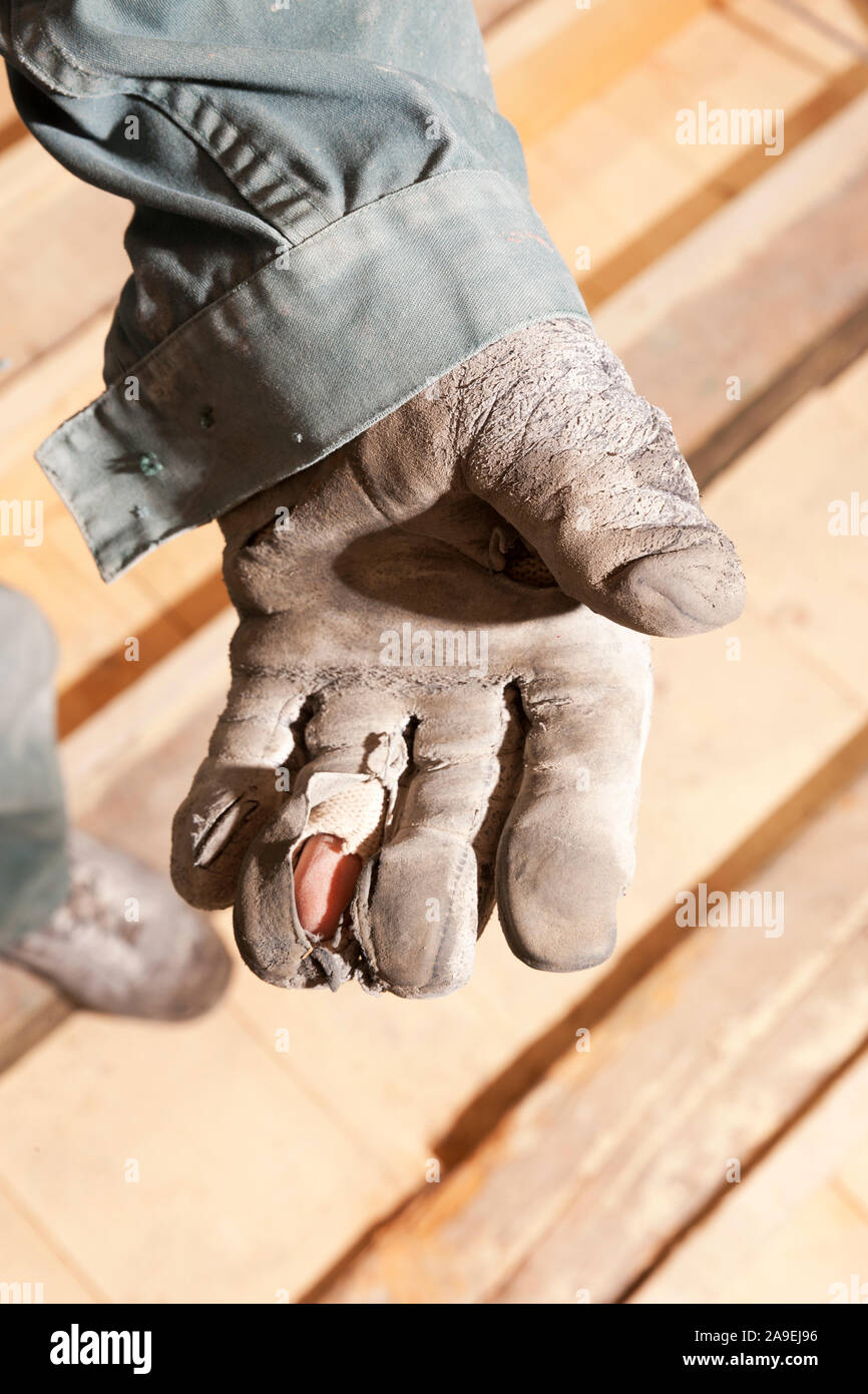 Work worn hands hi-res stock photography and images - Alamy
