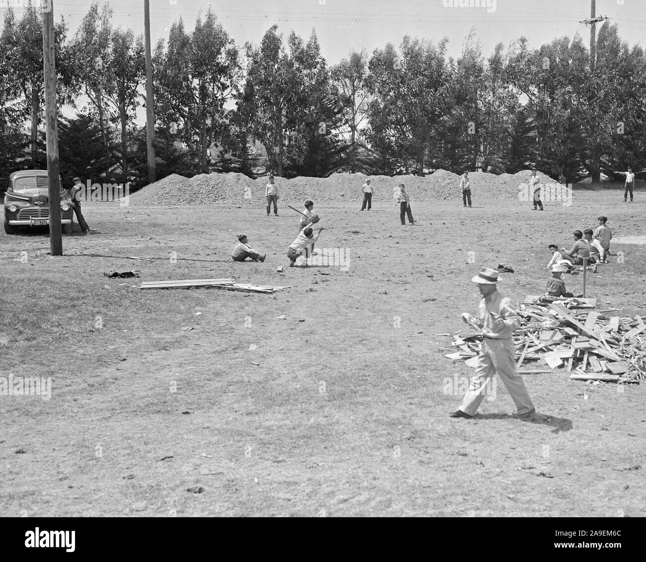 Ww2 relocation hi-res stock photography and images - Alamy