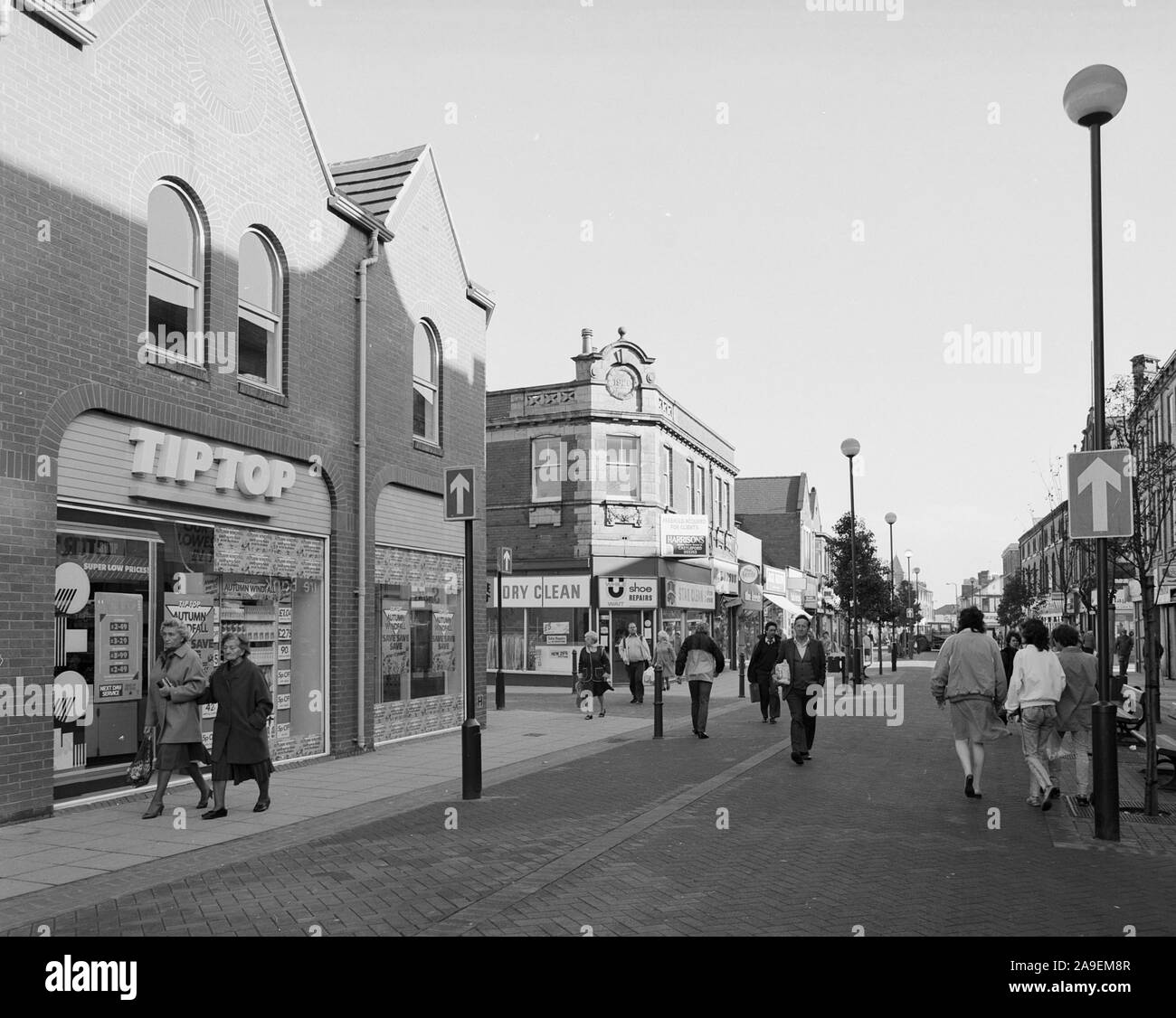 1980s uk shopping Black and White Stock Photos & Images - Alamy