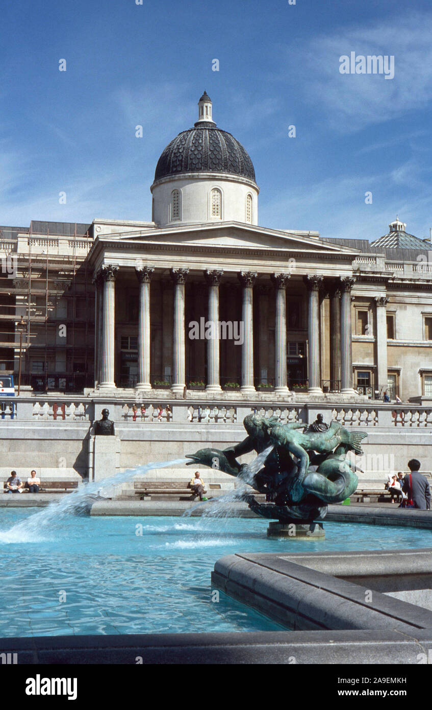 Trafalgar square london 1990 hi-res stock photography and images - Alamy