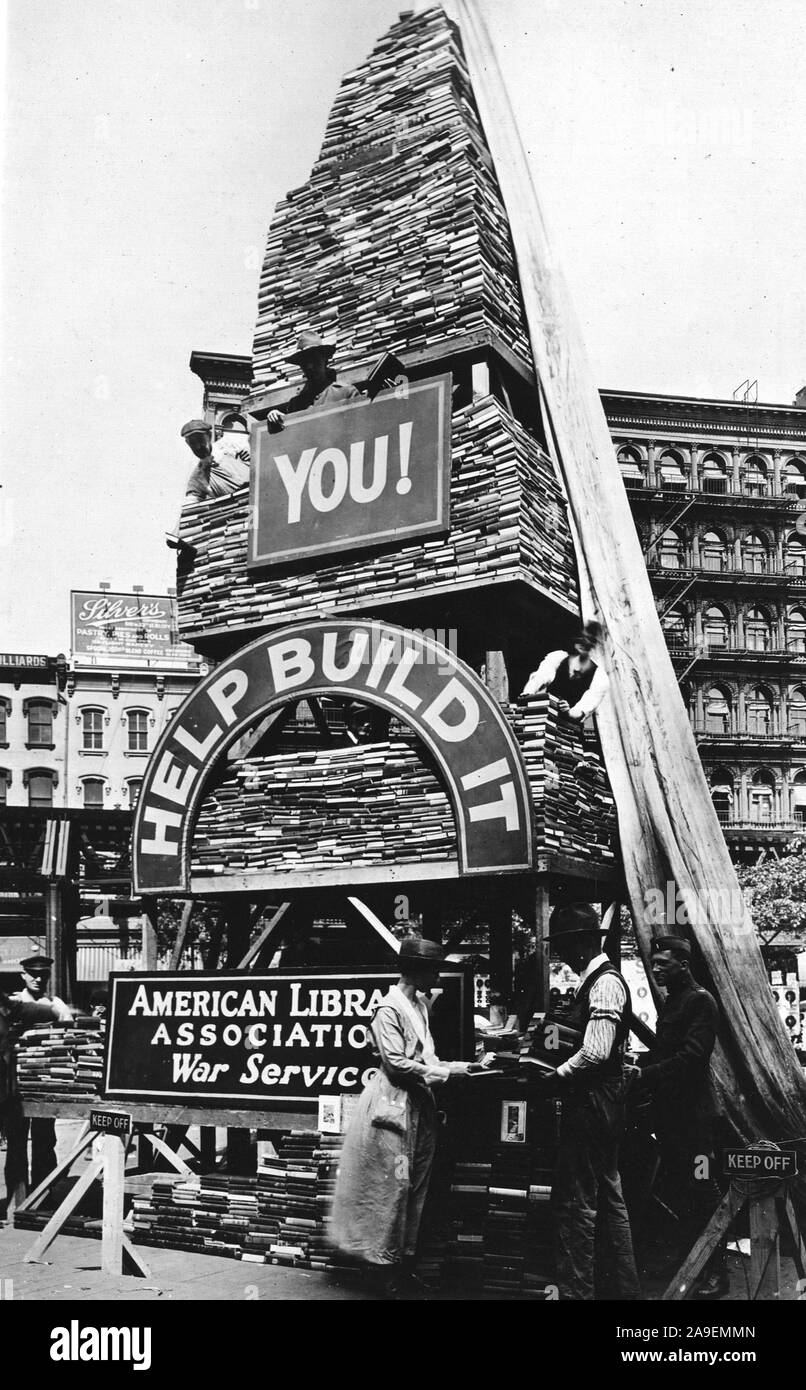 Giving campaigns Black and White Stock Photos & Images - Alamy