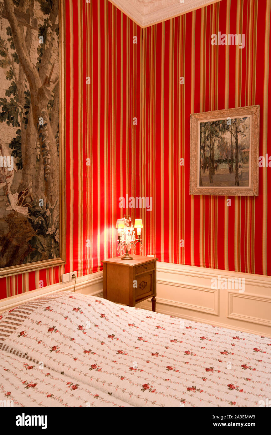 Posh wallpaper hi-res stock photography and images - Alamy