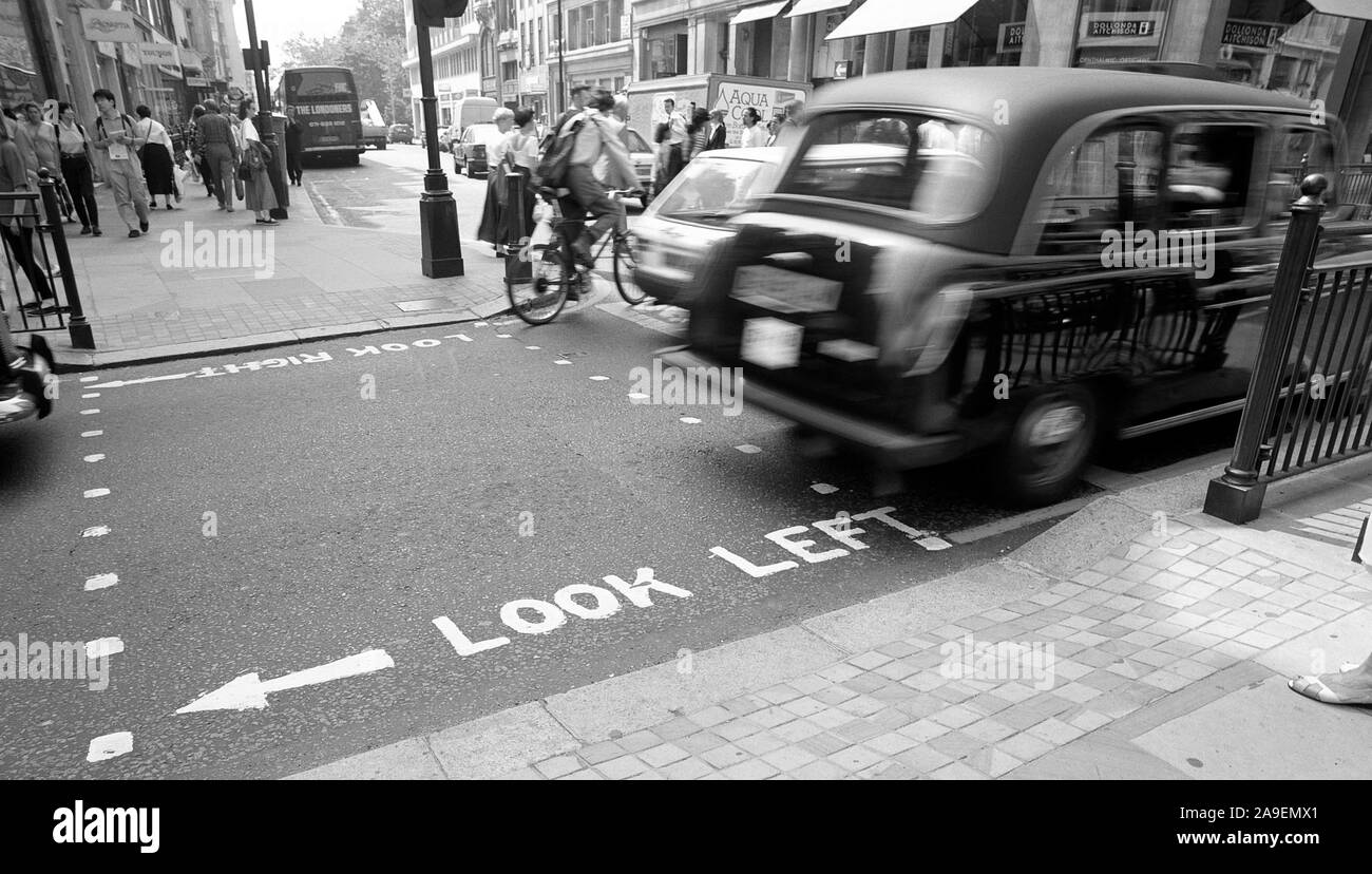 Shopping street london Black and White Stock Photos & Images - Alamy