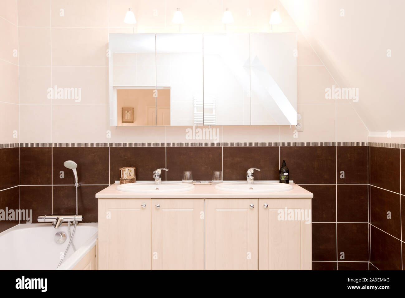 Bright coloured bathroom hi-res stock photography and images - Alamy