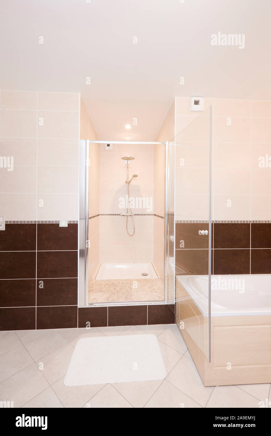 Showers toilets hi-res stock photography and images - Alamy