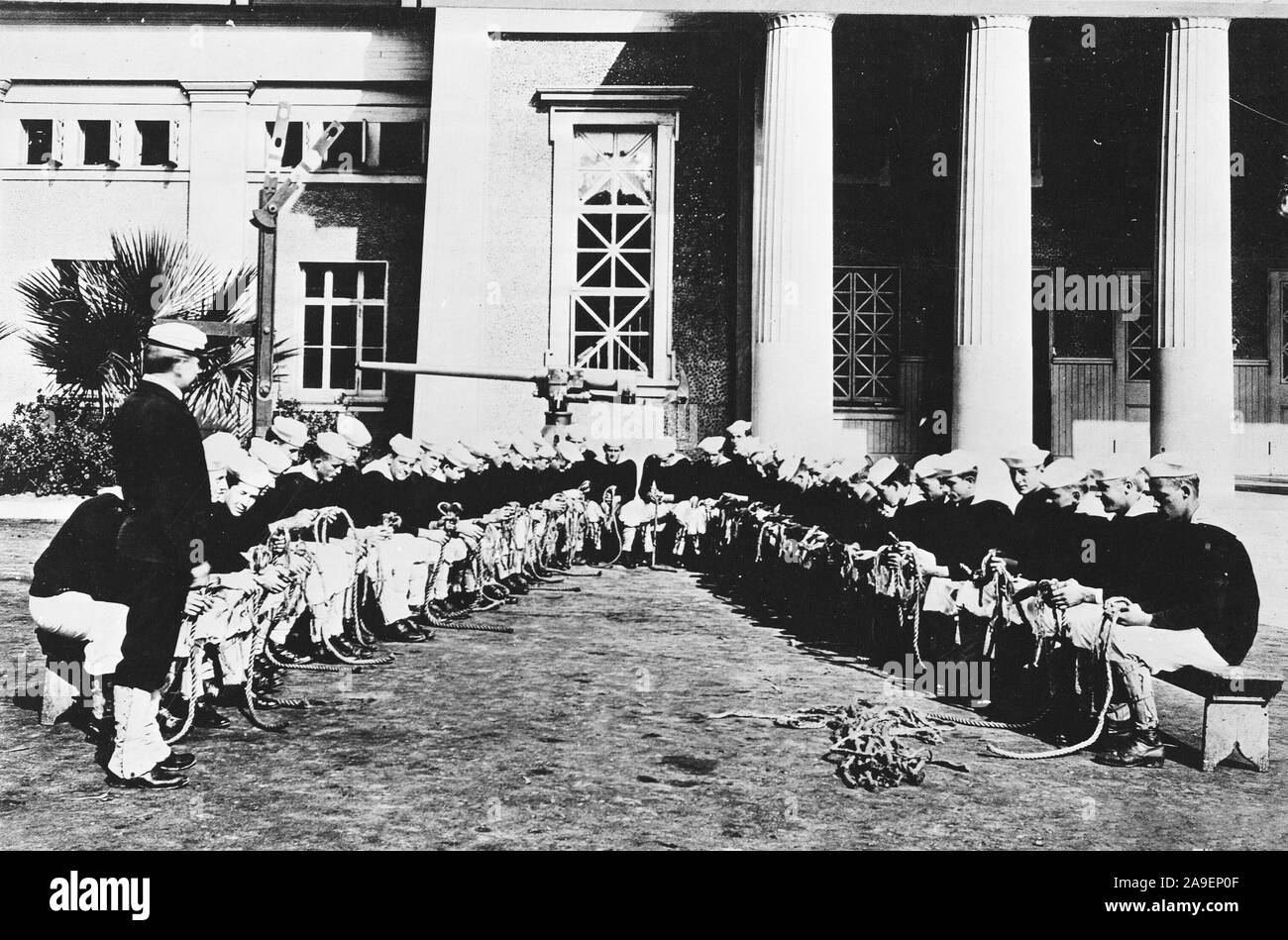 Navy learning hi-res stock photography and images - Alamy