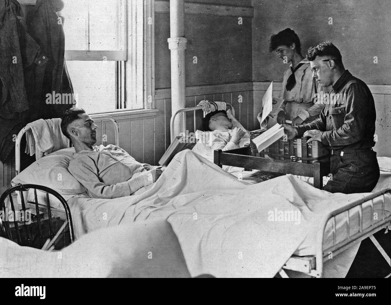 1918-1919 A.L.A. Library service in sick wards, Fort Snelling, General ...