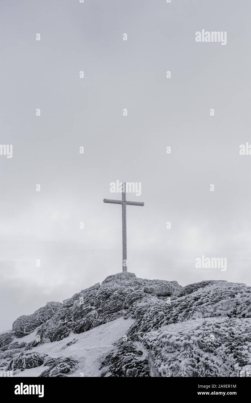 Mount cross cut hi-res stock photography and images - Alamy