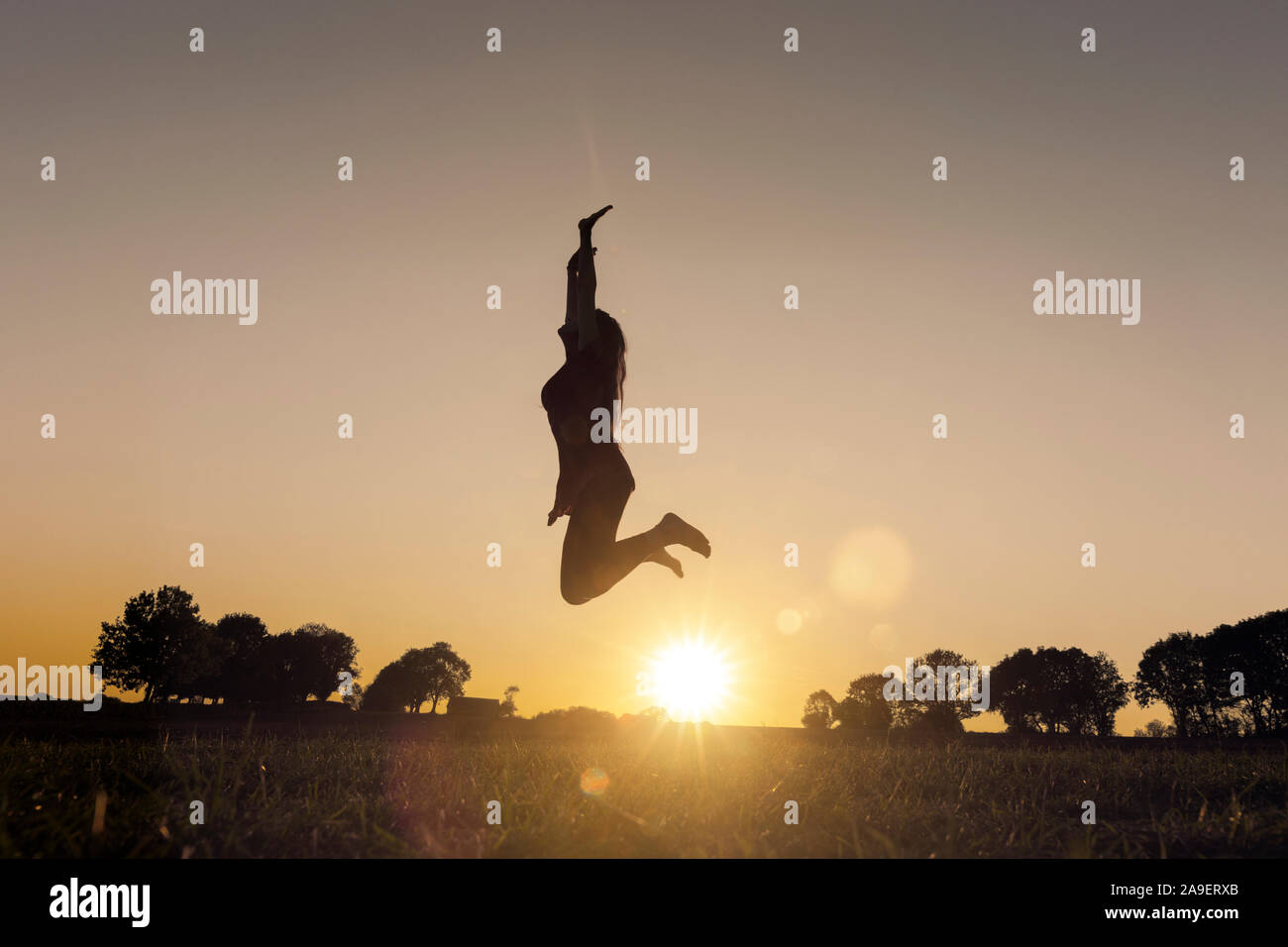 Skip of light hi-res stock photography and images - Alamy