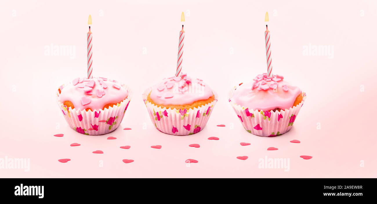Rosa muffins hi-res stock photography and images - Alamy