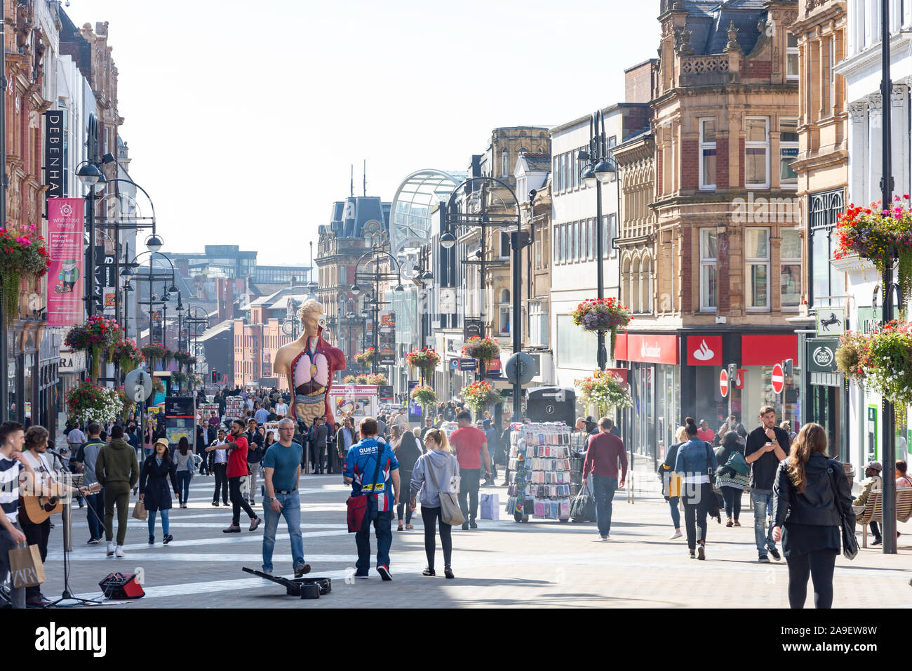 Pedestrianised Briggate shopping street, Leeds, West Yorkshire, England ...