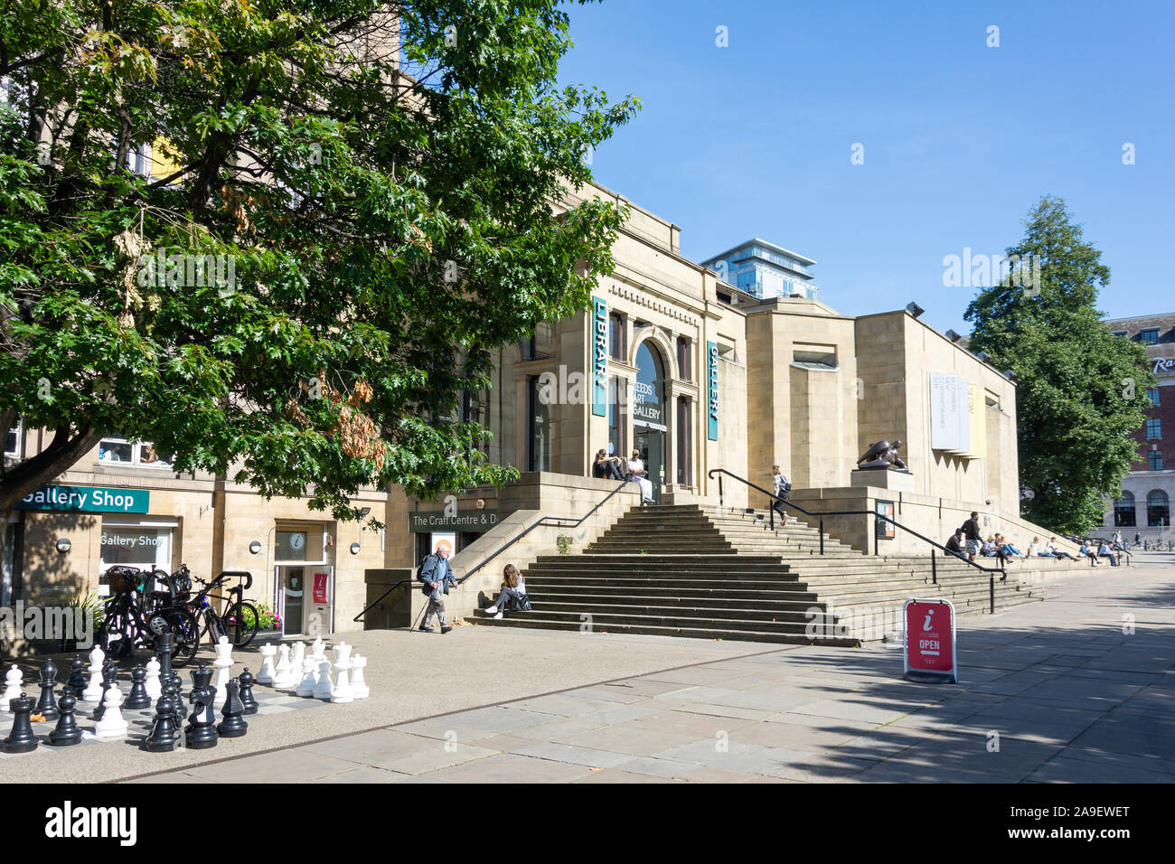 Leeds library hi-res stock photography and images - Alamy