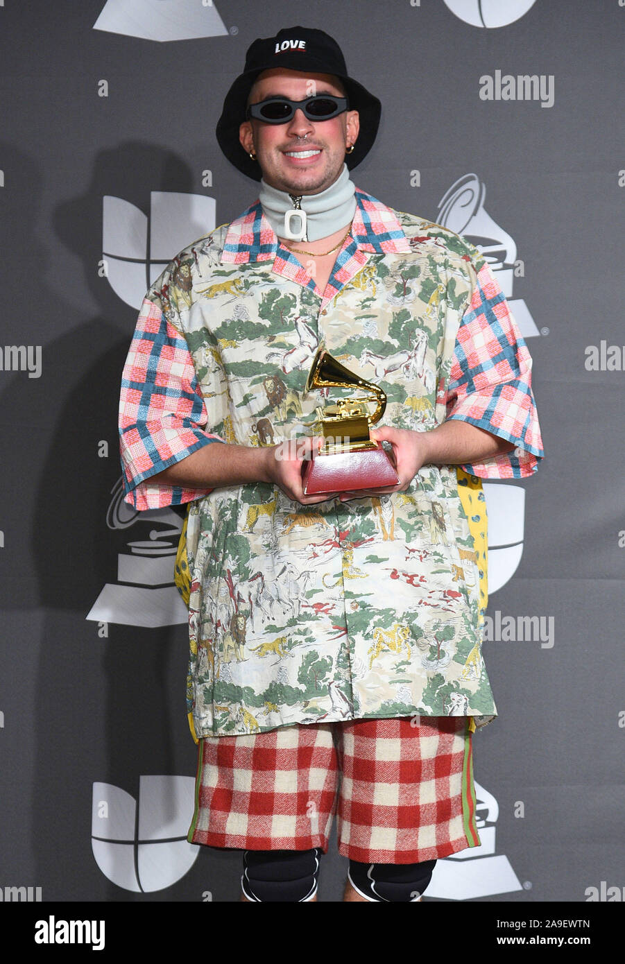 Las Vegas, USA . 14th Nov, 2019. Bad Bunny poses withe the Best Urban ...