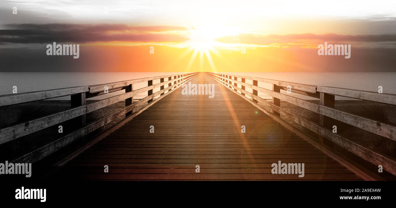 Sunset afterglow water sea beam hi-res stock photography and images - Alamy