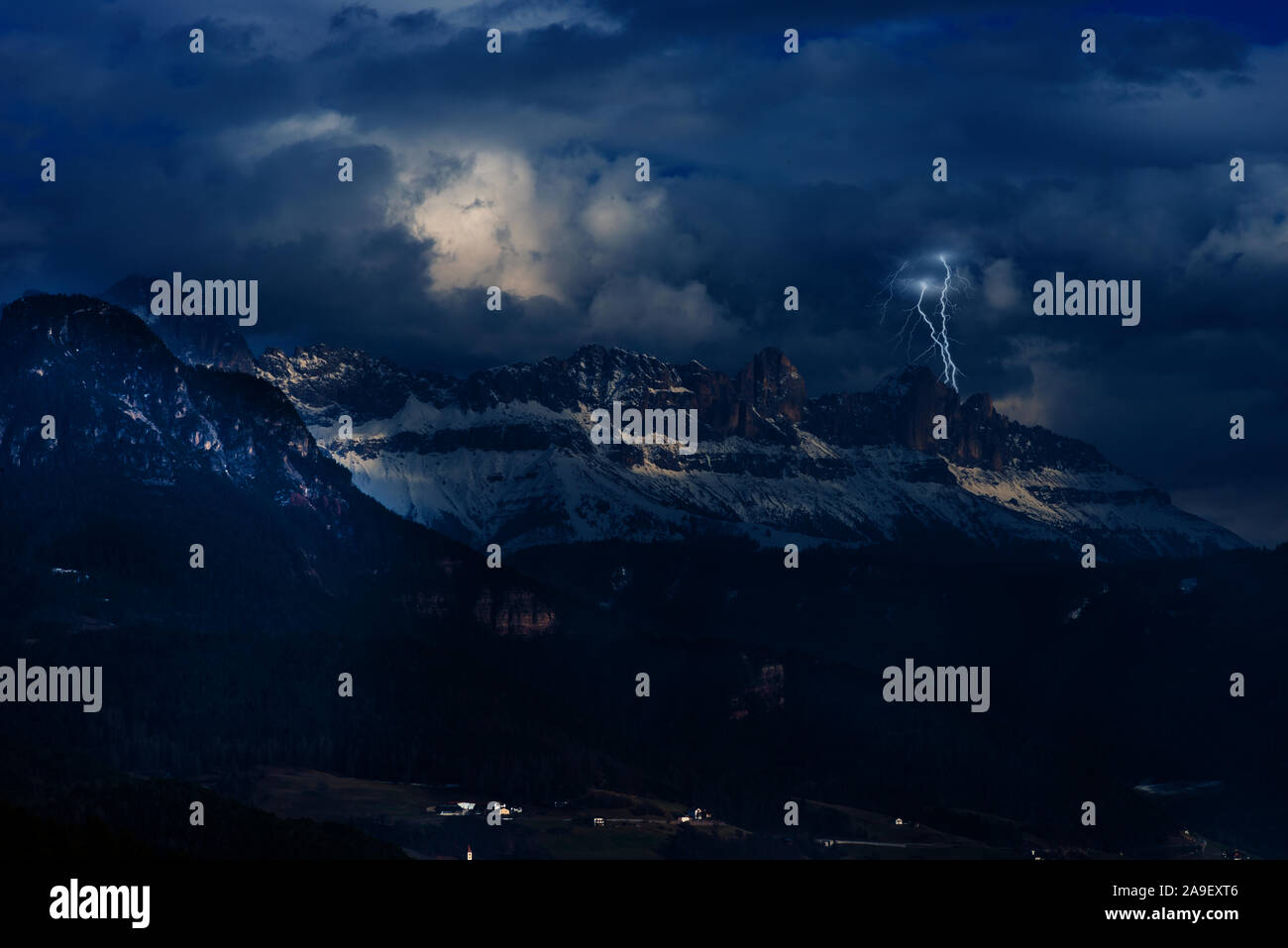 Lightning strike aerial hi-res stock photography and images - Alamy