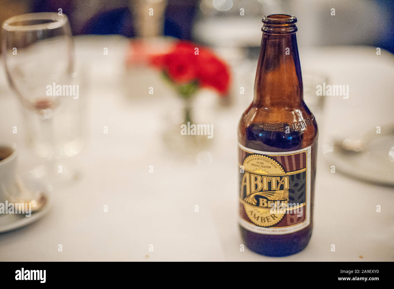 French restaurant interior hi-res stock photography and images - Alamy