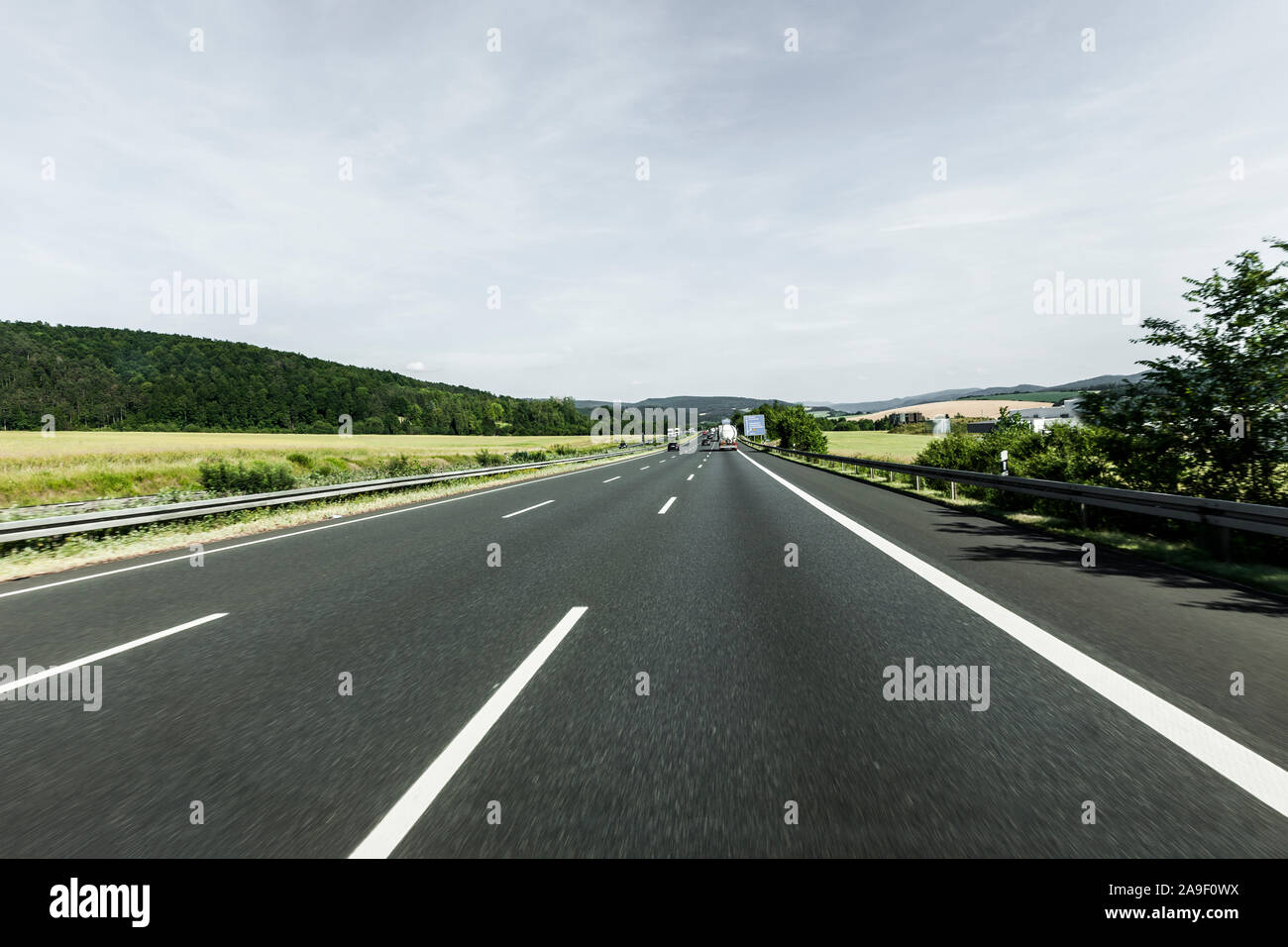 Highway interstate median transport hi-res stock photography and images ...