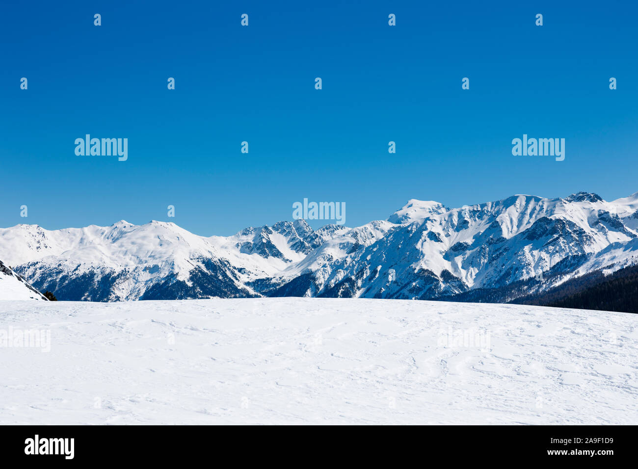 Alpine summits hi-res stock photography and images - Alamy