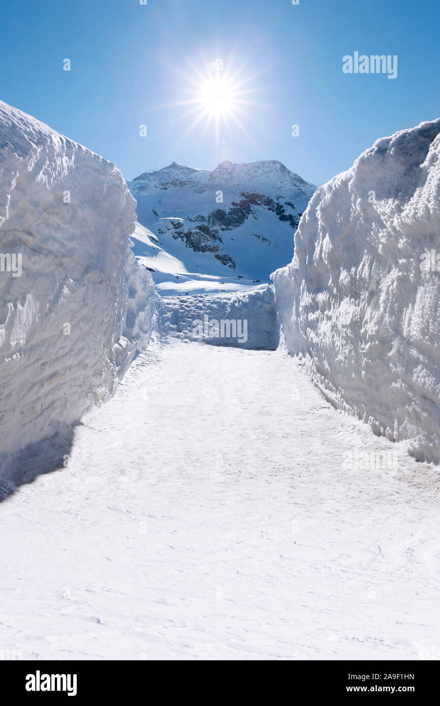 Enormous gigantic high hi-res stock photography and images - Alamy