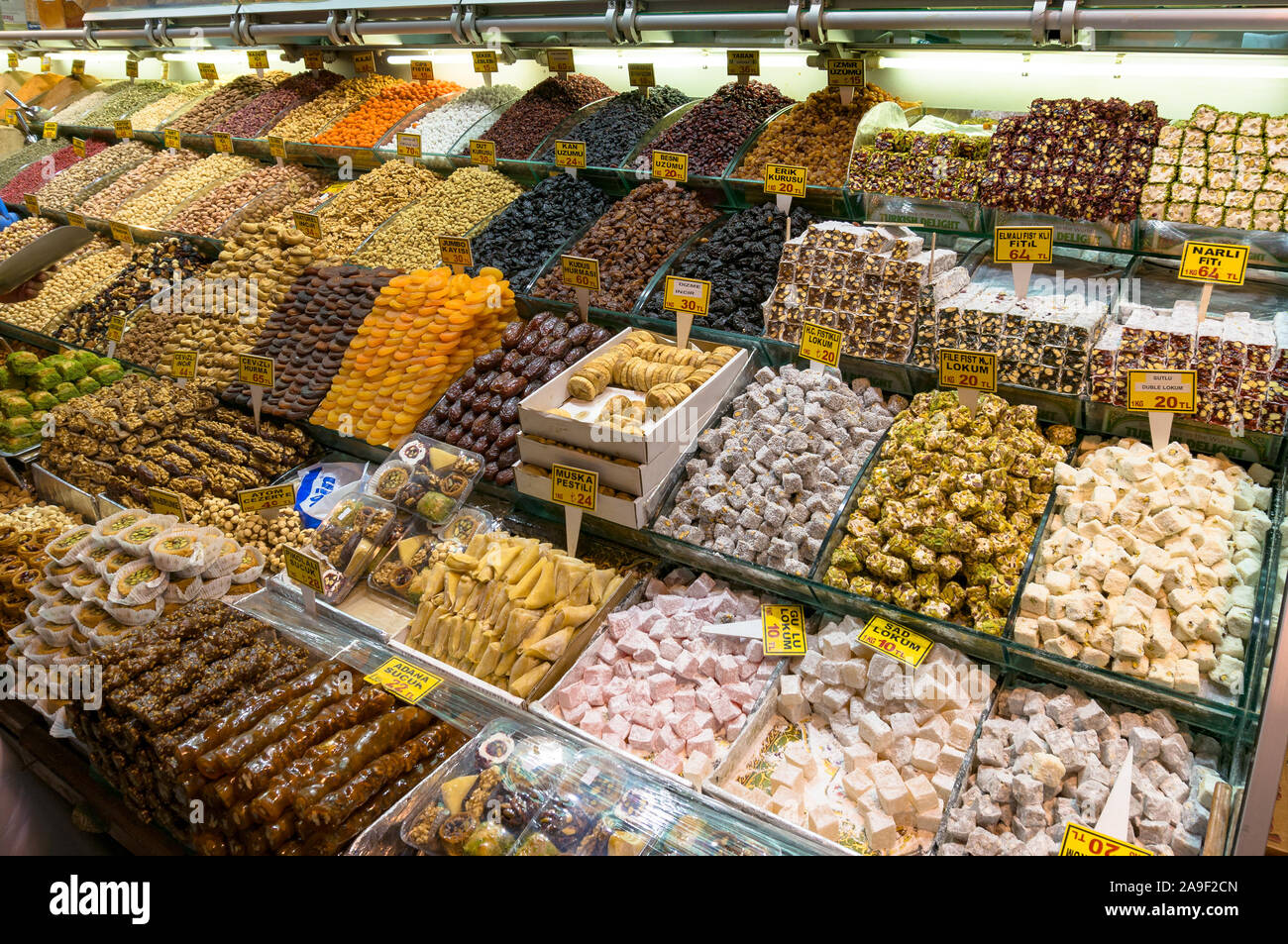 Istanbul, Turkey - August 27, 2013: Authentic Turkish sweets, Turkish ...