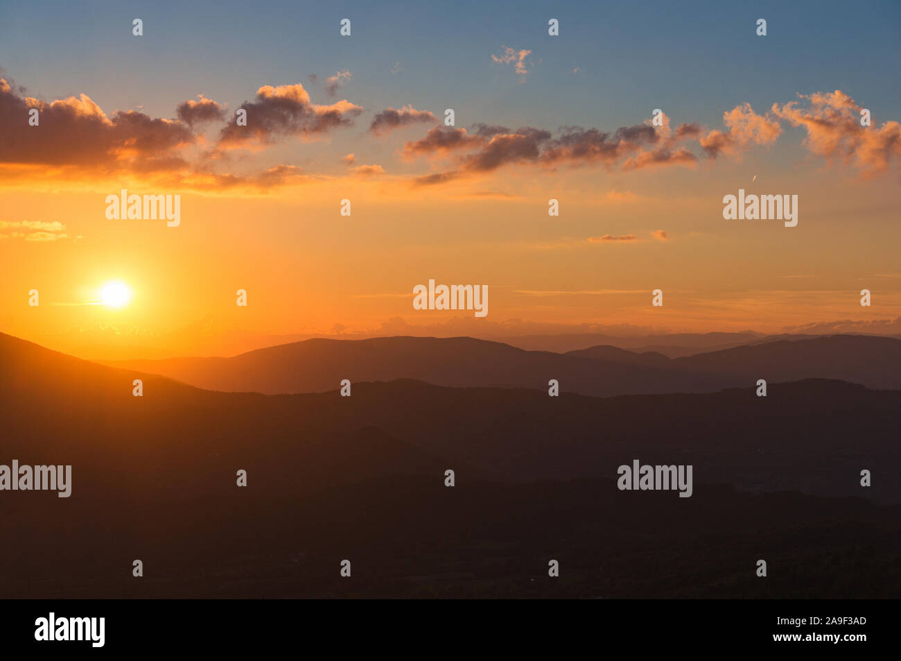 Sky silhouette nature majestic hi-res stock photography and images - Alamy