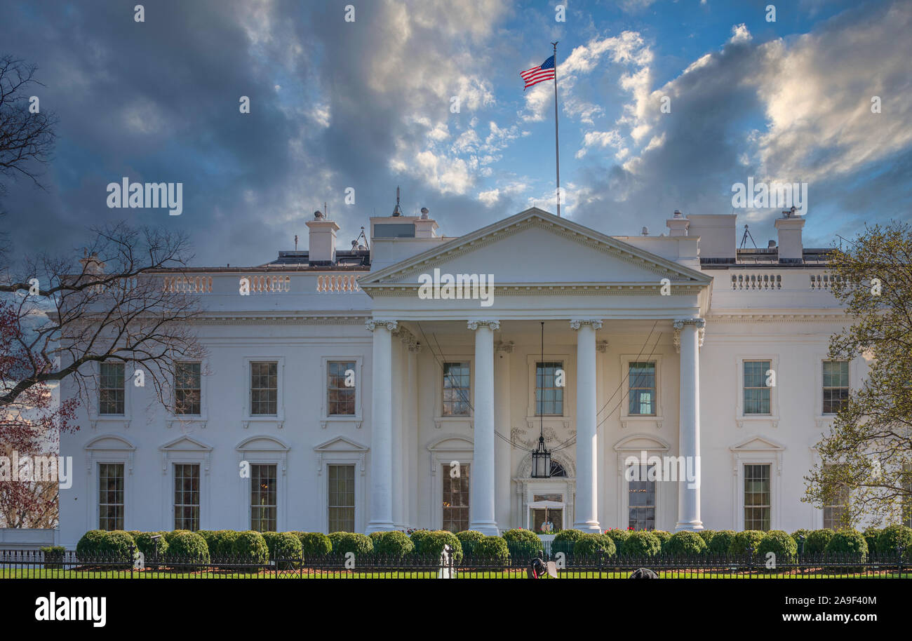Exterior white house hi-res stock photography and images - Alamy
