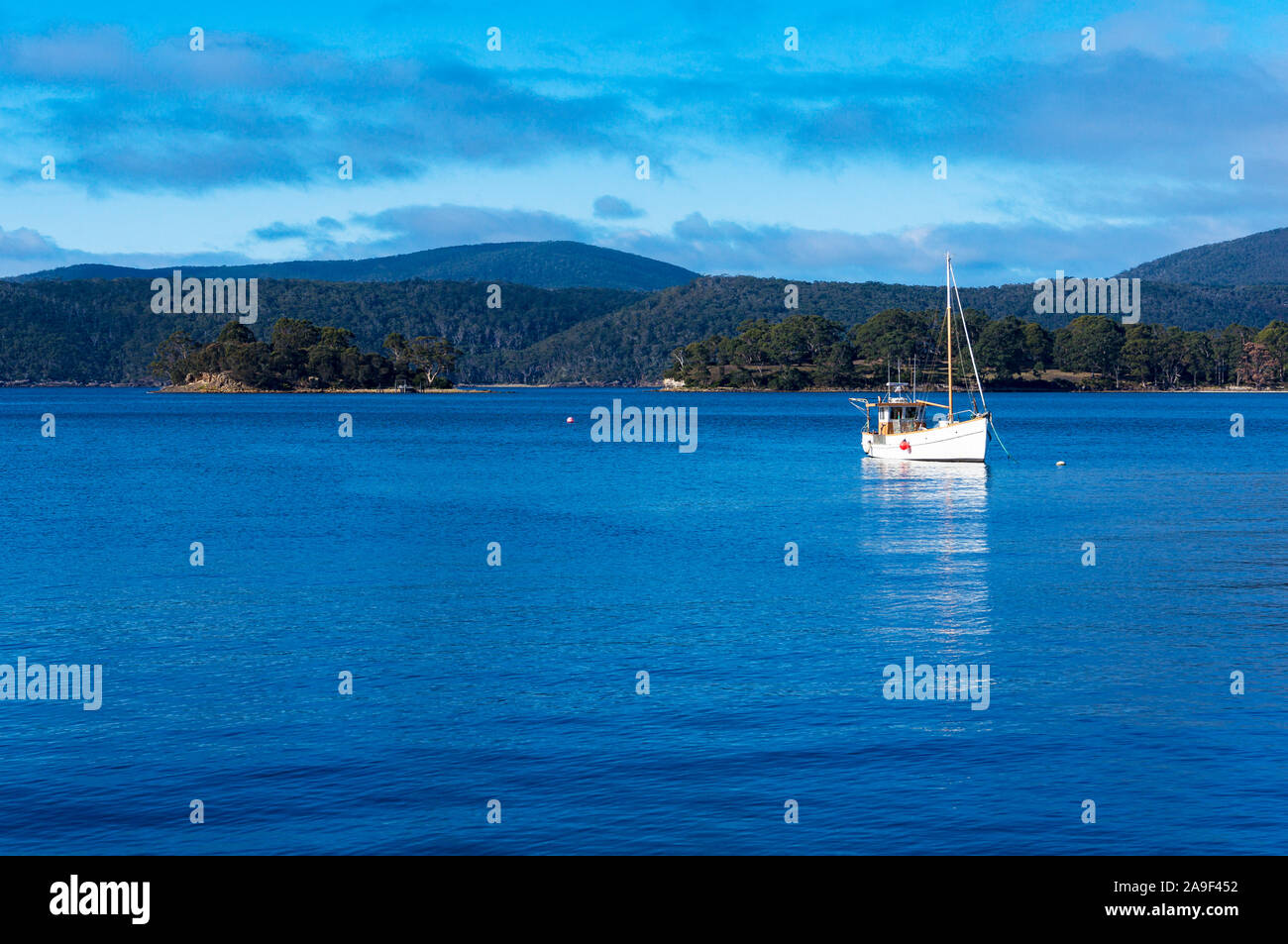 Yacht on lagoon sunny hi-res stock photography and images - Alamy