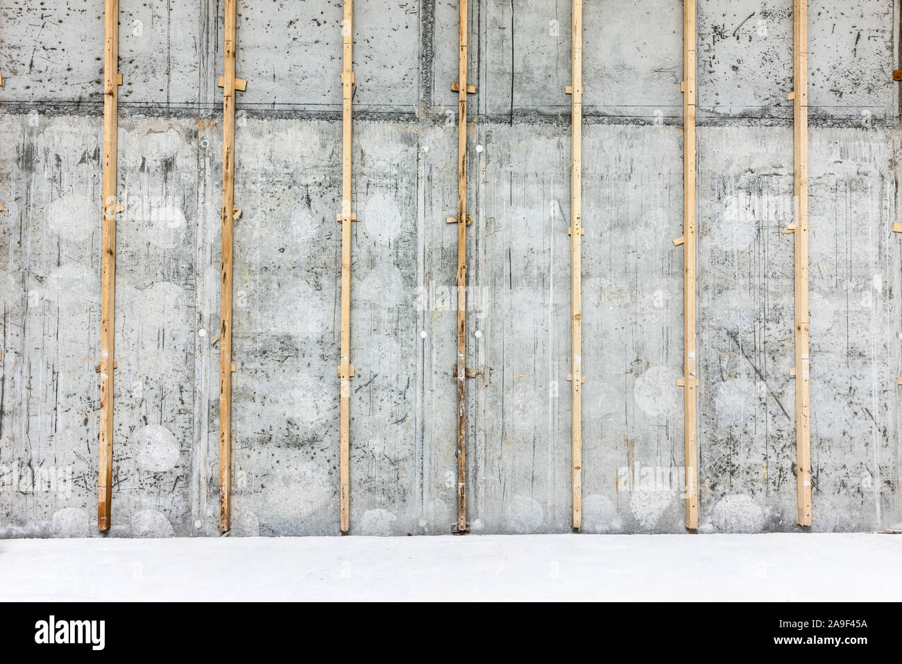 Concrete slats hi-res stock photography and images - Alamy
