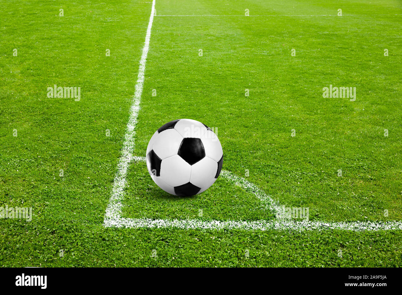 Eck ball hi-res stock photography and images - Alamy