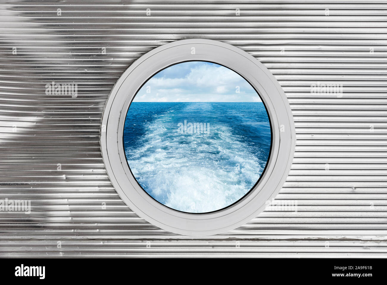 Cruise ship porthole view hi-res stock photography and images - Alamy