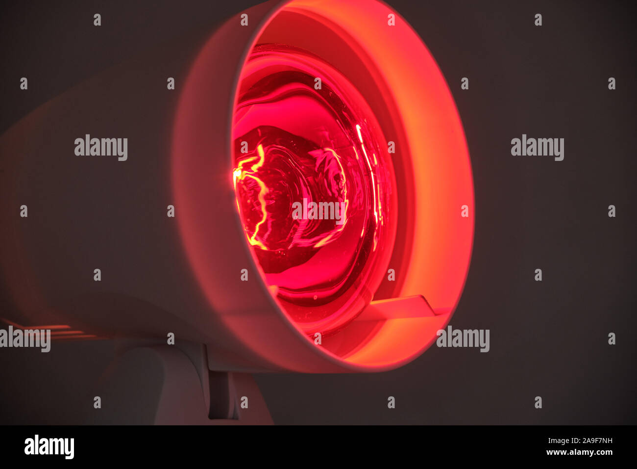 Red light therapy hi-res stock photography and images - Alamy