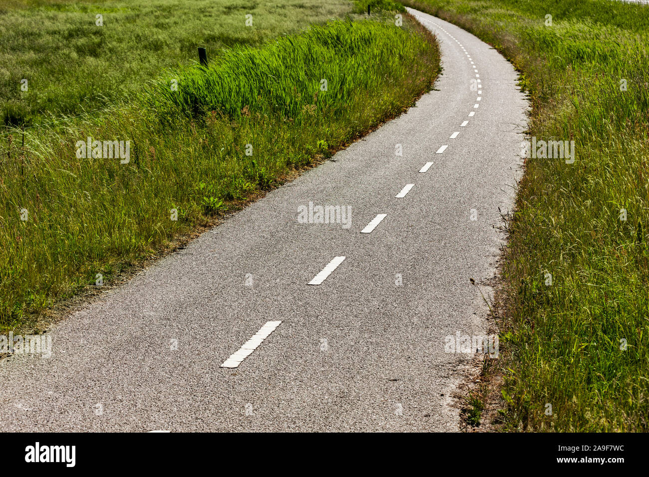 Bitumen path hi-res stock photography and images - Alamy