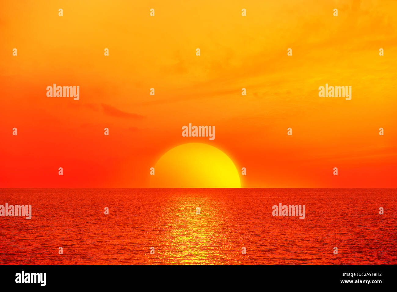 Appearance of the sun hi-res stock photography and images - Alamy