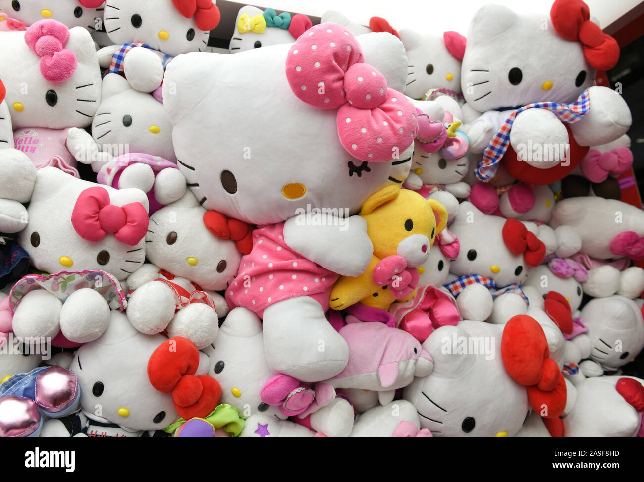 Berlin, Germany. 14th Nov, 2019. The Hello Kitty Box with numerous ...